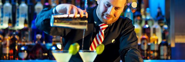 Qual a diferença entre barman e bartender? - Guia do GetNinjas